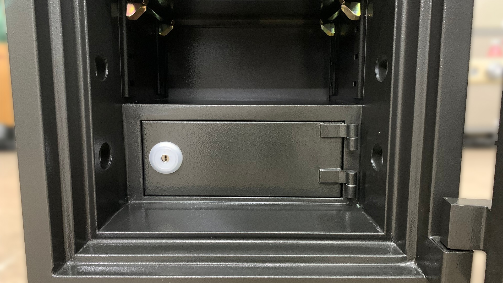 Hanmi Safe touch screen Code: H-63E ទម្ងន់ : 120kg