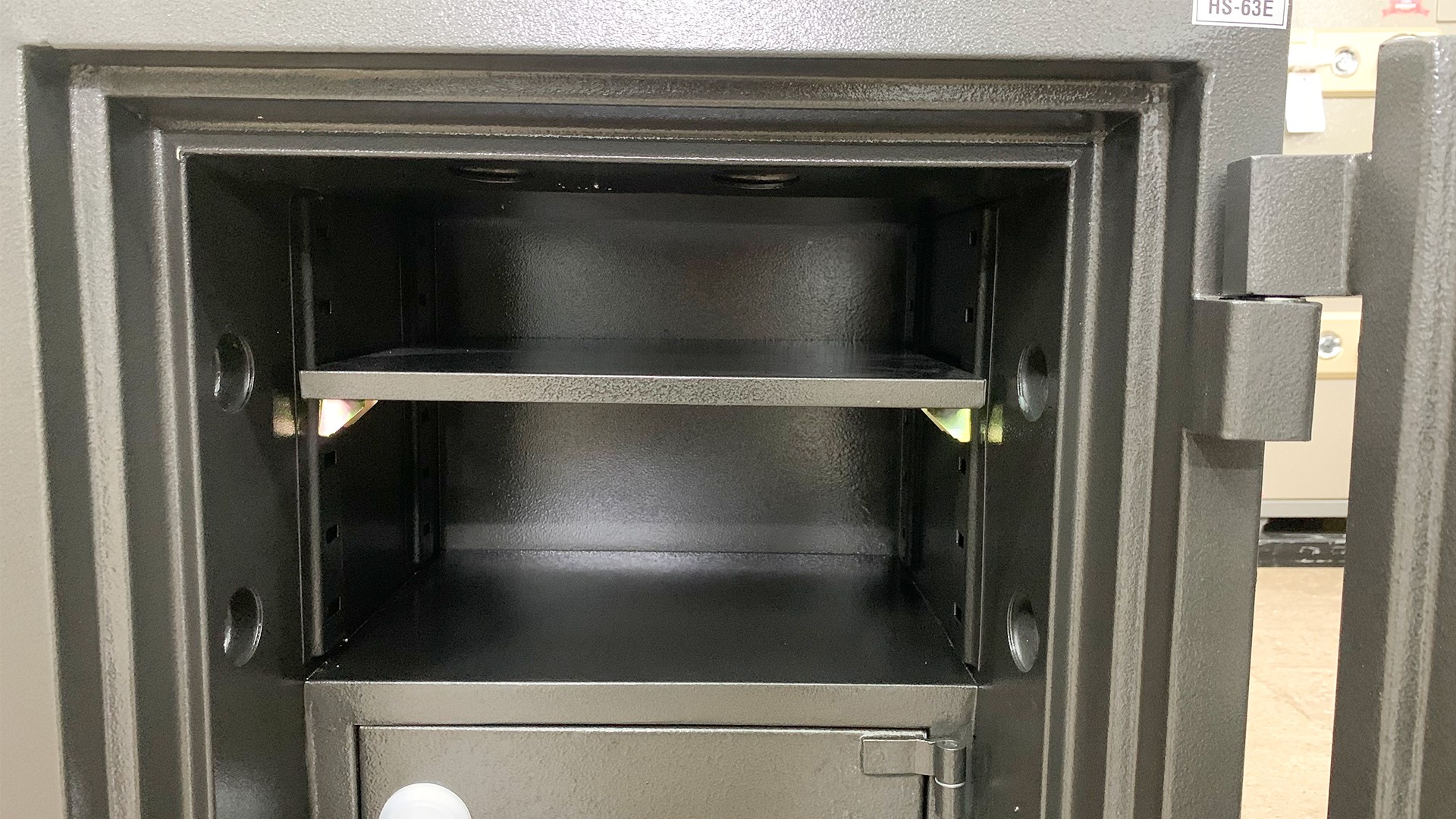 Hanmi Safe touch screen Code: H-63E ទម្ងន់ : 120kg