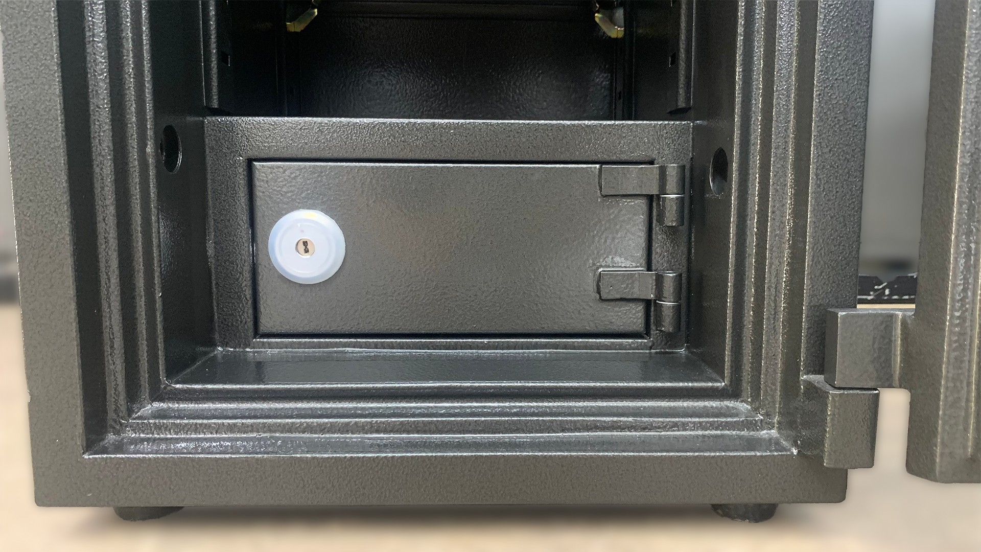 Hanmi Safe touch screen Code:HS-52E ទម្ងន់ : 95kg